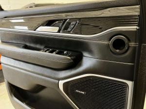 Белый Джип Wagoneer 2022 в Клайпеда, объемом двигателя 5.65 л и пробегом 82 тыс. км за 42900 €, фото 20 на AUTOMOTO.COM.LV