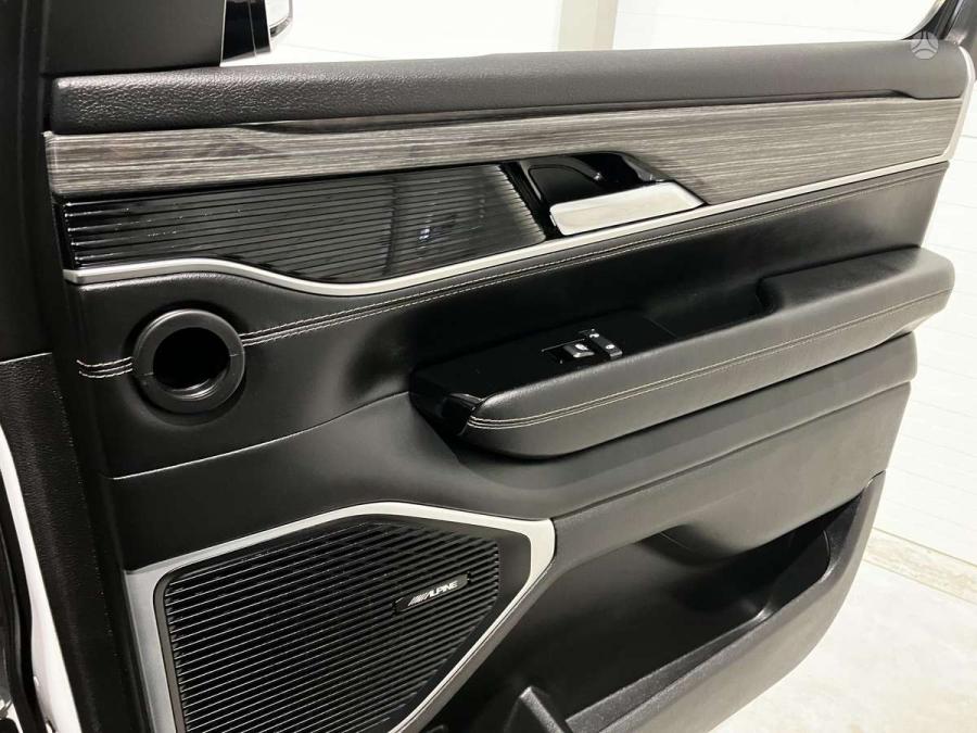 Белый Джип Wagoneer 2022 в Клайпеда, объемом двигателя 5.65 л и пробегом 82 тыс. км за 42900 €, фото 21 на AUTOMOTO.COM.LV