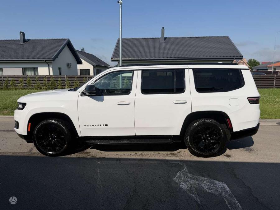 Balts Jeep Wagoneer 2022 Klaipėda, ar dzinēja tilpumu 5.65 L un nobraukumu 87 tūkst. km par 47800 €, foto 4 vietnē AUTOMOTO.COM.LV