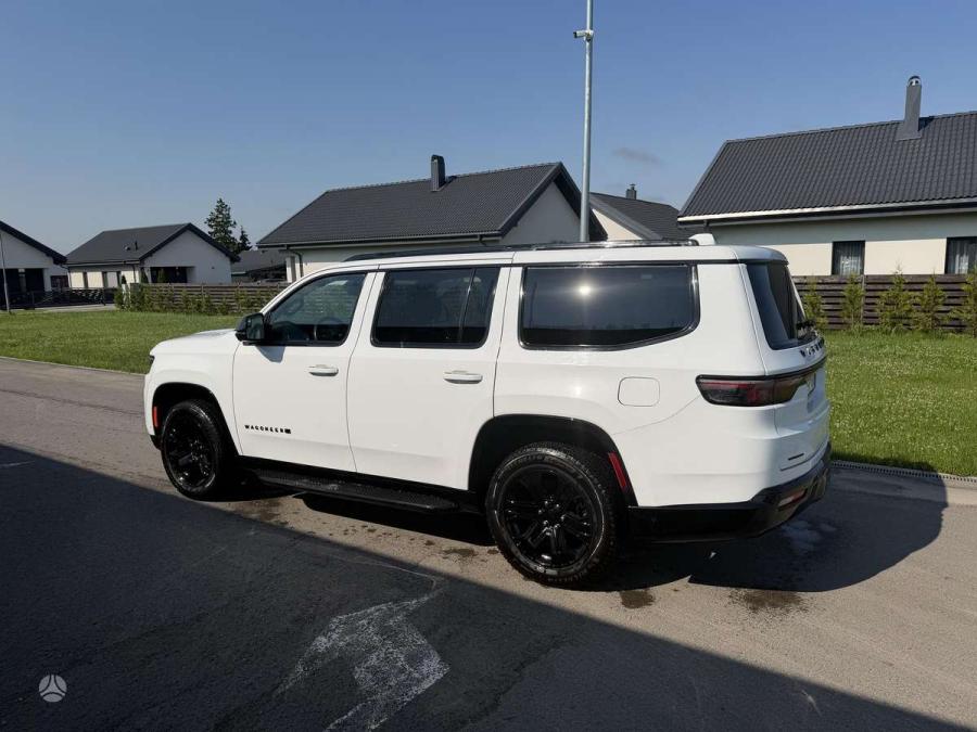 Balts Jeep Wagoneer 2022 Klaipėda, ar dzinēja tilpumu 5.65 L un nobraukumu 87 tūkst. km par 47800 €, foto 6 vietnē AUTOMOTO.COM.LV