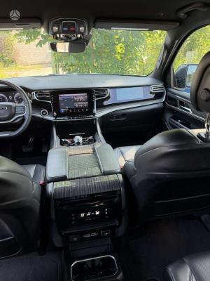 Balts Jeep Wagoneer 2022 Klaipėda, ar dzinēja tilpumu 5.65 L un nobraukumu 87 tūkst. km par 47800 €, foto 10 vietnē AUTOMOTO.COM.LV