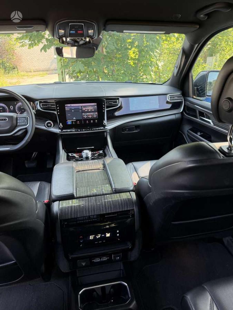 Balts Jeep Wagoneer 2022 Klaipėda, ar dzinēja tilpumu 5.65 L un nobraukumu 87 tūkst. km par 47800 €, foto 10 vietnē AUTOMOTO.COM.LV
