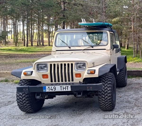 Smilšu krāsa Jeep Wrangler 1989 Tallina, ar dzinēja tilpumu 2.50 L un nobraukumu 310 tūkst. km par 13000 €, foto 1 vietnē AUTOMOTO.COM.LV
