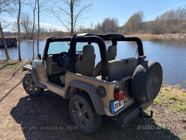 Smilšu krāsa Jeep Wrangler 2006 Tartu, ar dzinēja tilpumu 4.00 L un nobraukumu 240 tūkst. km par 15500 €, foto 2 vietnē AUTOMOTO.COM.LV