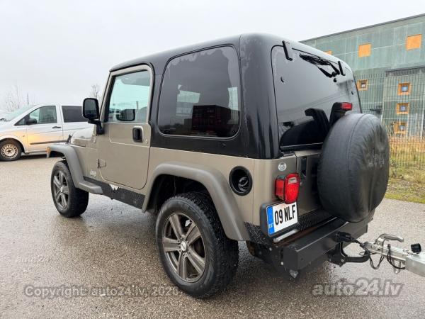 Smilšu krāsa Jeep Wrangler 2006 Tartu, ar dzinēja tilpumu 4.00 L un nobraukumu 240 tūkst. km par 15500 €, foto 9 vietnē AUTOMOTO.COM.LV