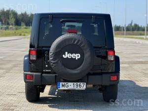 Melns Jeep Wrangler 2012 Valmiera, ar dzinēja tilpumu 2.80 L un nobraukumu 240 tūkst. km par 16995 €, foto 9 vietnē AUTOMOTO.COM.LV