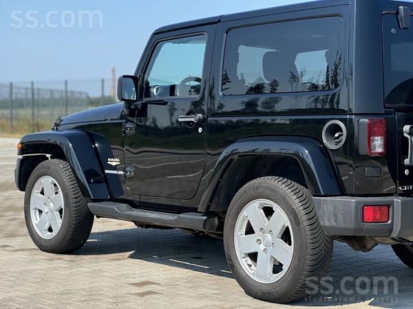 Melns Jeep Wrangler 2012 Valmiera, ar dzinēja tilpumu 2.80 L un nobraukumu 240 tūkst. km par 16995 €, foto 10 vietnē AUTOMOTO.COM.LV