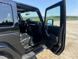 Melns Jeep Wrangler 2012 Valmiera, ar dzinēja tilpumu 2.80 L un nobraukumu 240 tūkst. km par 16995 €, foto 18 vietnē AUTOMOTO.COM.LV