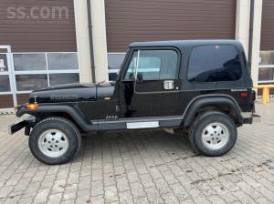 Black Jeep Wrangler 1988 in Jelgava, with an engine capacity of 2.50 L and mileage of 463 thousand km for 10000 €, photo 3 on AUTOMOTO.COM.LV