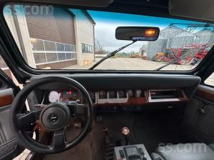 Black Jeep Wrangler 1988 in Jelgava, with an engine capacity of 2.50 L and mileage of 463 thousand km for 10000 €, photo 8 on AUTOMOTO.COM.LV