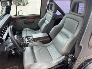 Black Jeep Wrangler 1988 in Jelgava, with an engine capacity of 2.50 L and mileage of 463 thousand km for 10000 €, photo 9 on AUTOMOTO.COM.LV