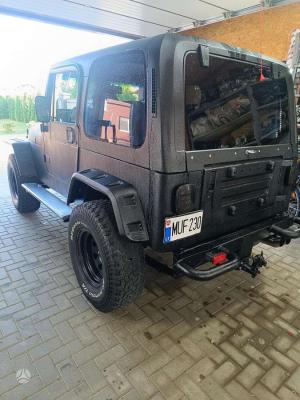 Black Jeep Wrangler 1988 in Silale, with an engine capacity of 4.20 L and mileage of 255 thousand km for 7400 €, photo 10 on AUTOMOTO.COM.LV