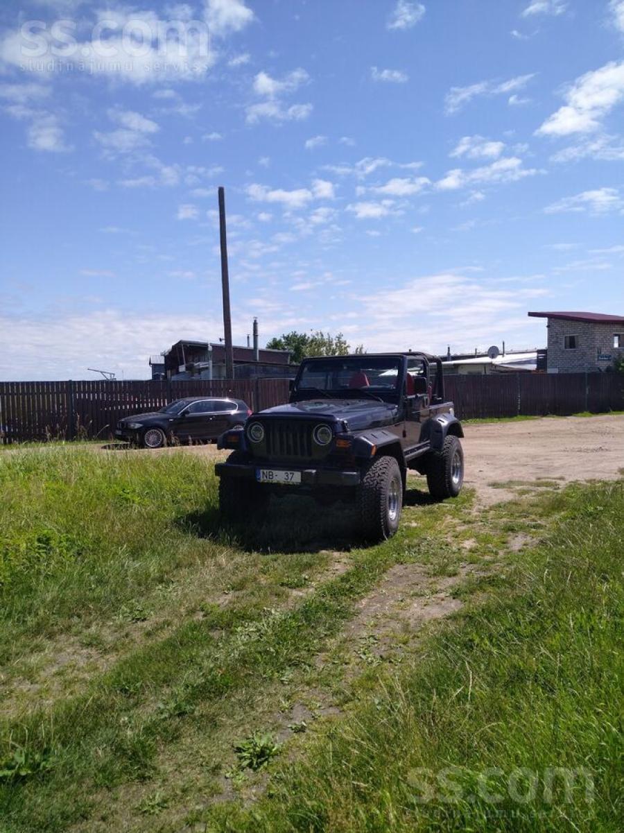 Black Jeep Wrangler 1999 in Liepaja, with an engine capacity of 4.00 L and mileage of 0 thousand km for 8200 €, photo 2 on AUTOMOTO.COM.LV