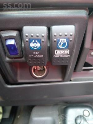 Melns Jeep Wrangler 1999 Rīga, ar dzinēja tilpumu 4.00 L un nobraukumu 179 tūkst. km par 9200 €, foto 11 vietnē AUTOMOTO.COM.LV