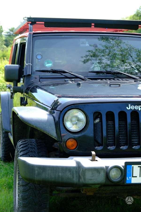 Black Jeep Wrangler 2007 in Vilnius, with an engine capacity of 2.80 L and mileage of 291 thousand km for 11200 €, photo 11 on AUTOMOTO.COM.LV