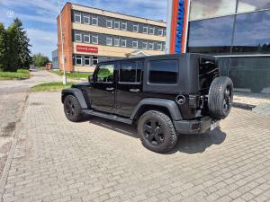 Melns Jeep Wrangler 2007 Marijampole, ar dzinēja tilpumu 2.78 L un nobraukumu 250 tūkst. km par 13000 €, foto 3 vietnē AUTOMOTO.COM.LV
