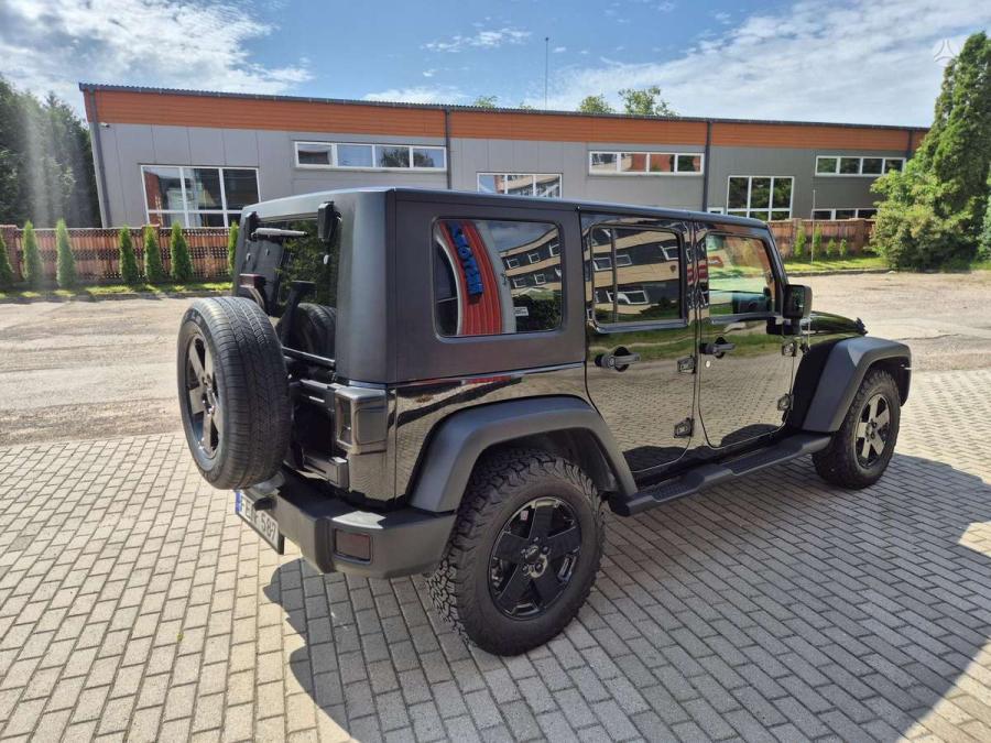 Melns Jeep Wrangler 2007 Marijampole, ar dzinēja tilpumu 2.78 L un nobraukumu 250 tūkst. km par 13000 €, foto 5 vietnē AUTOMOTO.COM.LV