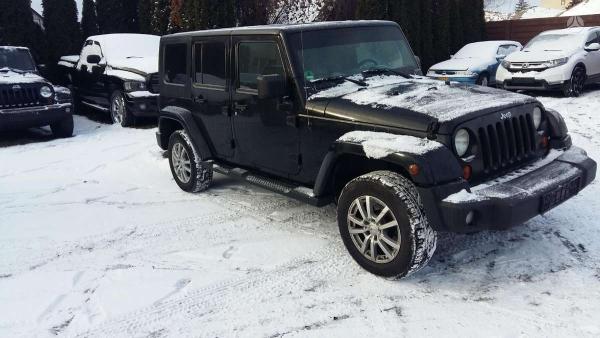 Melns Jeep Wrangler 2011 Marijampole, ar dzinēja tilpumu 0.00 L un nobraukumu 129 tūkst. km par 13699 €, foto 2 vietnē AUTOMOTO.COM.LV
