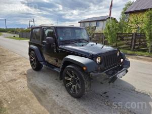 Melns Jeep Wrangler 2011 Rīga, ar dzinēja tilpumu 2.80 L un nobraukumu 199 tūkst. km par 18000 €, foto 4 vietnē AUTOMOTO.COM.LV