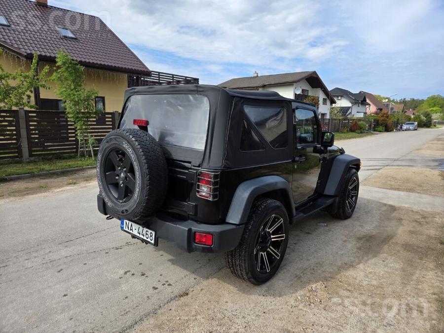 Melns Jeep Wrangler 2011 Rīga, ar dzinēja tilpumu 2.80 L un nobraukumu 199 tūkst. km par 18000 €, foto 5 vietnē AUTOMOTO.COM.LV