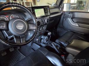 Melns Jeep Wrangler 2011 Rīga, ar dzinēja tilpumu 2.80 L un nobraukumu 199 tūkst. km par 18000 €, foto 11 vietnē AUTOMOTO.COM.LV