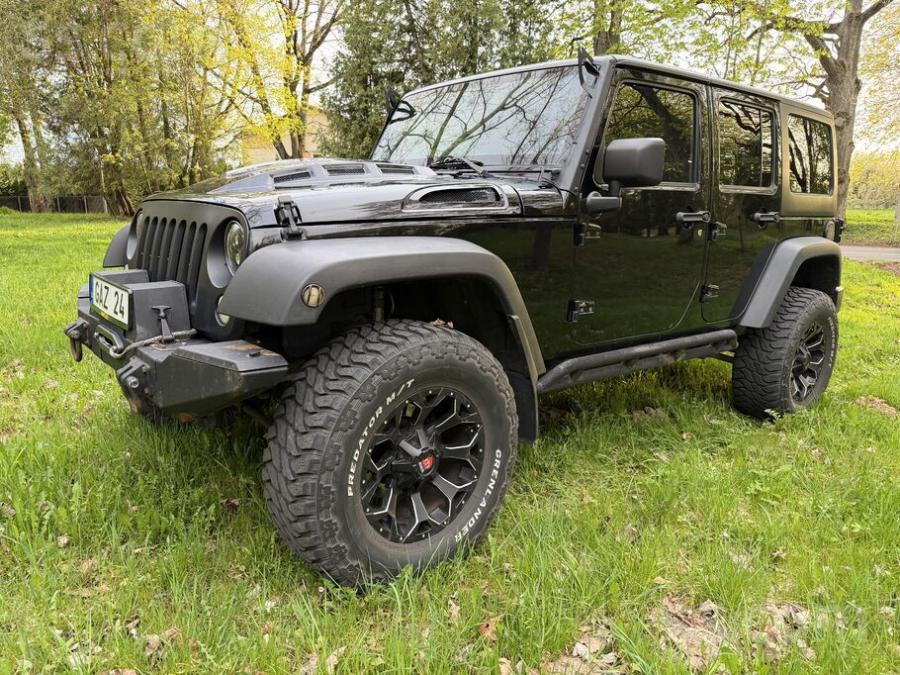 Melns Jeep Wrangler 2011 Rīga, ar dzinēja tilpumu 2.80 L un nobraukumu 184 tūkst. km par 24500 €, foto 1 vietnē AUTOMOTO.COM.LV