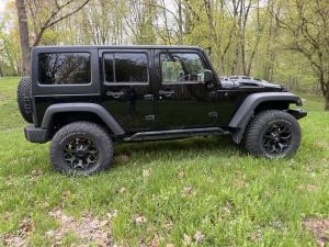 Melns Jeep Wrangler 2011 Rīga, ar dzinēja tilpumu 2.80 L un nobraukumu 184 tūkst. km par 24500 €, foto 4 vietnē AUTOMOTO.COM.LV