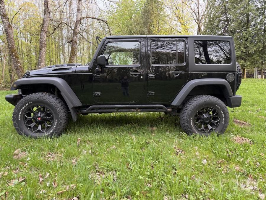 Melns Jeep Wrangler 2011 Rīga, ar dzinēja tilpumu 2.80 L un nobraukumu 184 tūkst. km par 24500 €, foto 6 vietnē AUTOMOTO.COM.LV