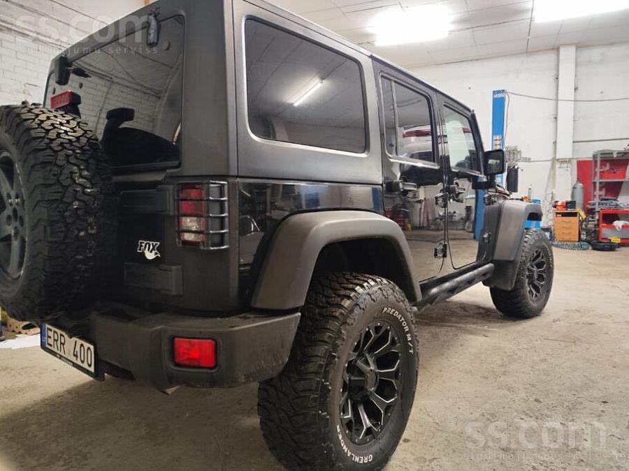 Melns Jeep Wrangler 2011 Rīga, ar dzinēja tilpumu 2.80 L un nobraukumu 184 tūkst. km par 24500 €, foto 10 vietnē AUTOMOTO.COM.LV