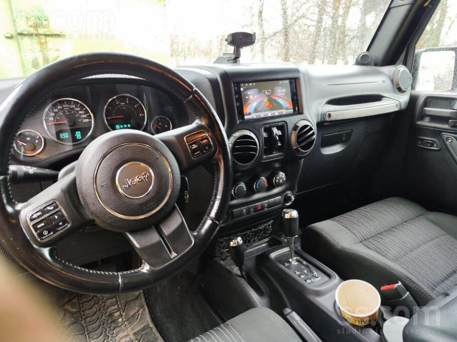 Melns Jeep Wrangler 2011 Rīga, ar dzinēja tilpumu 2.80 L un nobraukumu 184 tūkst. km par 24500 €, foto 12 vietnē AUTOMOTO.COM.LV