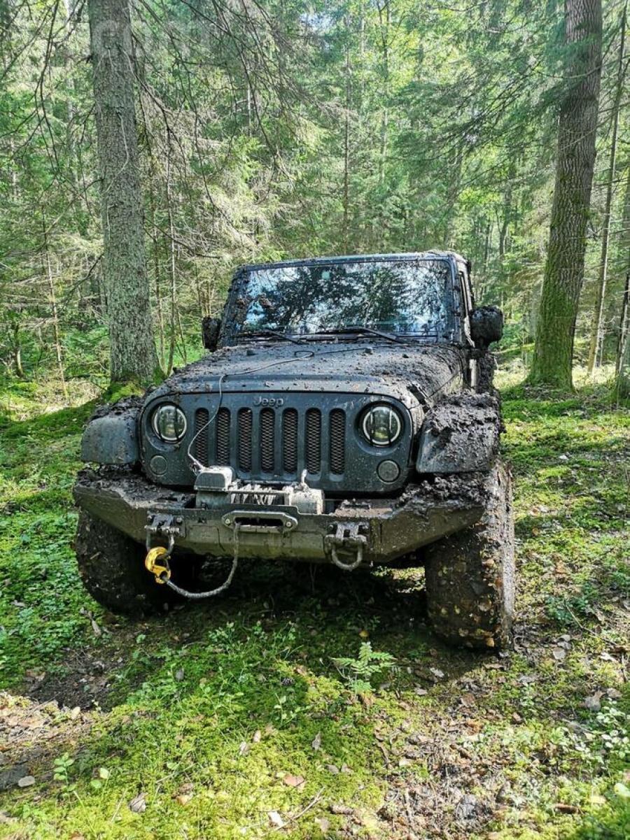 Melns Jeep Wrangler 2011 Rīga, ar dzinēja tilpumu 2.80 L un nobraukumu 184 tūkst. km par 24500 €, foto 23 vietnē AUTOMOTO.COM.LV