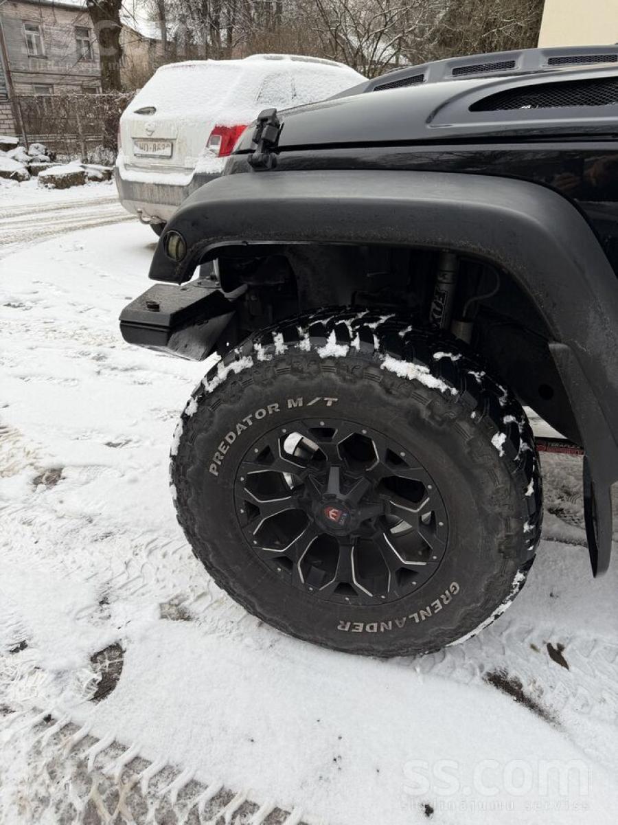 Melns Jeep Wrangler 2011 Rīga, ar dzinēja tilpumu 2.80 L un nobraukumu 184 tūkst. km par 24500 €, foto 27 vietnē AUTOMOTO.COM.LV