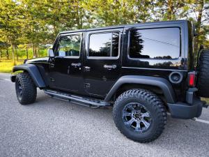 Black Jeep Wrangler 2011 in Vilnius, with an engine capacity of 3.80 L and mileage of 271 thousand km for 15900 €, photo 8 on AUTOMOTO.COM.LV