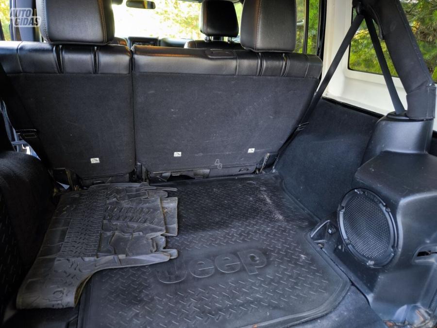 Black Jeep Wrangler 2011 in Vilnius, with an engine capacity of 3.80 L and mileage of 271 thousand km for 15900 €, photo 14 on AUTOMOTO.COM.LV