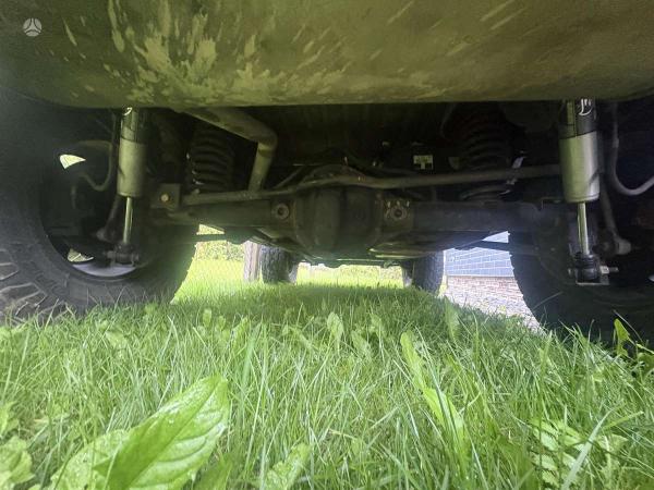 Black Jeep Wrangler 2012 in Vilnius, with an engine capacity of 3.60 L and mileage of 130 thousand km for 17500 €, photo 6 on AUTOMOTO.COM.LV