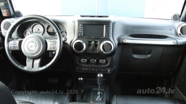 Melns Jeep Wrangler 2012 Tallina, ar dzinēja tilpumu 2.80 L un nobraukumu 132 tūkst. km par 25000 €, foto 8 vietnē AUTOMOTO.COM.LV