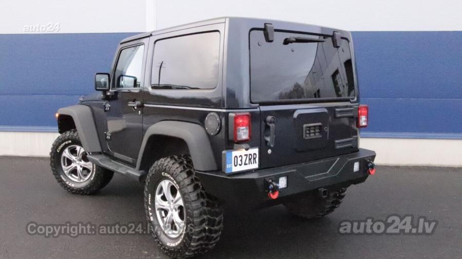 Melns Jeep Wrangler 2012 Tallina, ar dzinēja tilpumu 2.80 L un nobraukumu 132 tūkst. km par 25000 €, foto 16 vietnē AUTOMOTO.COM.LV