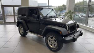 Melns Jeep Wrangler 2012 Marijampole, ar dzinēja tilpumu 3.60 L un nobraukumu 101 tūkst. km par 16999 €, foto 8 vietnē AUTOMOTO.COM.LV