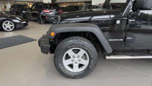 Melns Jeep Wrangler 2012 Marijampole, ar dzinēja tilpumu 3.60 L un nobraukumu 101 tūkst. km par 16999 €, foto 10 vietnē AUTOMOTO.COM.LV