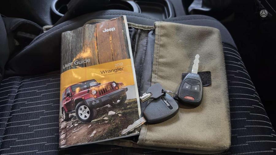 Melns Jeep Wrangler 2012 Marijampole, ar dzinēja tilpumu 3.60 L un nobraukumu 101 tūkst. km par 16999 €, foto 46 vietnē AUTOMOTO.COM.LV