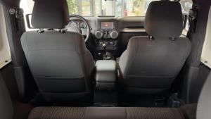 Melns Jeep Wrangler 2012 Marijampole, ar dzinēja tilpumu 3.60 L un nobraukumu 101 tūkst. km par 16999 €, foto 35 vietnē AUTOMOTO.COM.LV