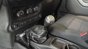 Melns Jeep Wrangler 2012 Marijampole, ar dzinēja tilpumu 3.60 L un nobraukumu 101 tūkst. km par 16999 €, foto 37 vietnē AUTOMOTO.COM.LV