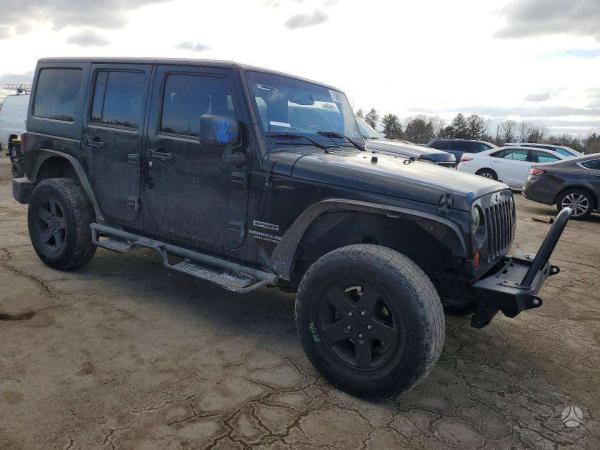Black Jeep Wrangler 2013 in Klaipeda, with an engine capacity of 3.60 L and mileage of 216 thousand km for 12500 €, photo 4 on AUTOMOTO.COM.LV