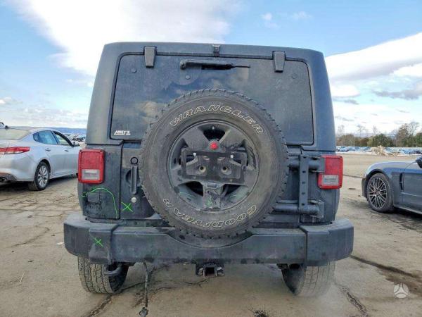 Black Jeep Wrangler 2013 in Klaipeda, with an engine capacity of 3.60 L and mileage of 216 thousand km for 12500 €, photo 6 on AUTOMOTO.COM.LV
