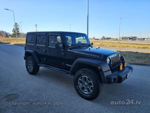 Black Jeep Wrangler 2013 in Tallinn, with an engine capacity of 2.80 L and mileage of 112 thousand km for 25900 €, photo 5 on AUTOMOTO.COM.LV