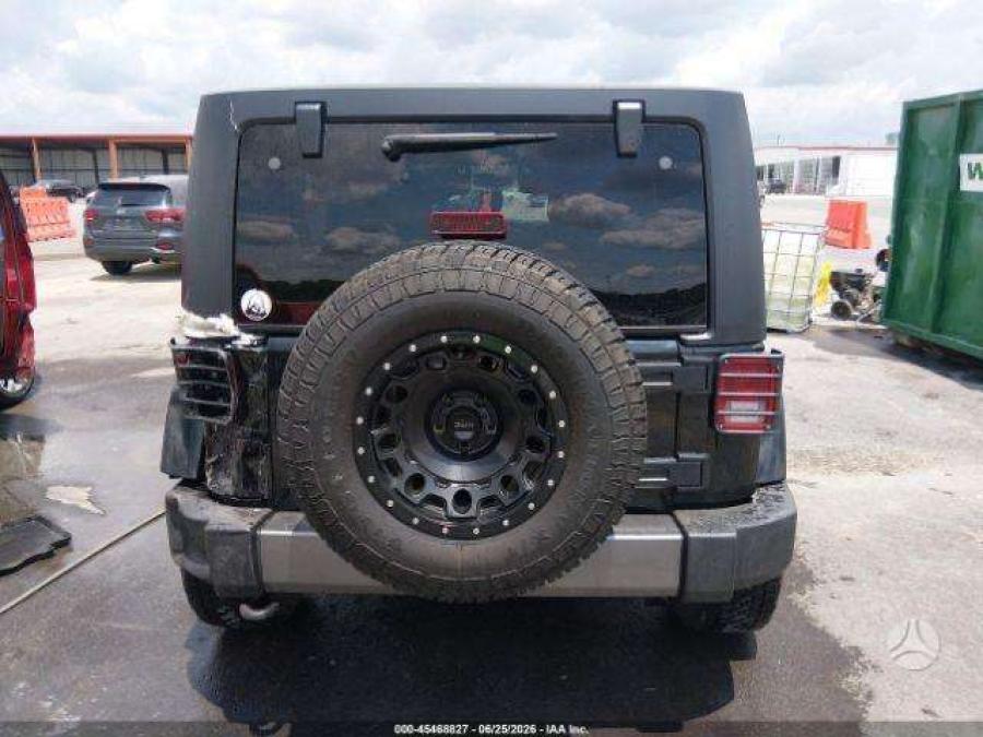 Black Jeep Wrangler 2013 in Klaipeda, with an engine capacity of 3.60 L and mileage of 206 thousand km for 13200 €, photo 12 on AUTOMOTO.COM.LV