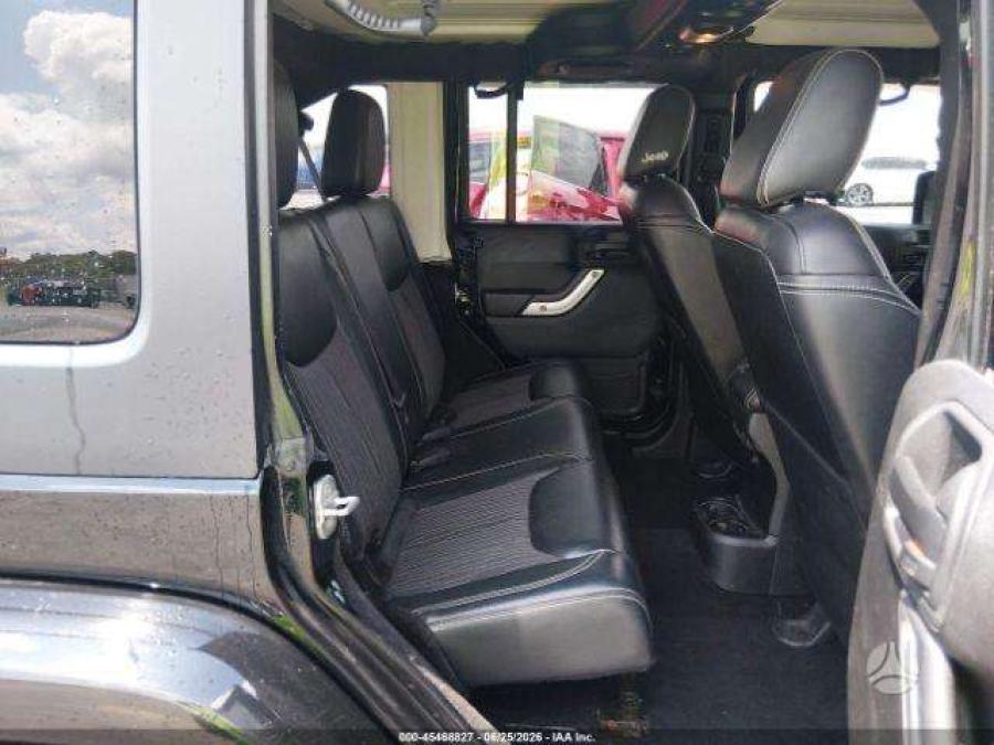 Black Jeep Wrangler 2013 in Klaipeda, with an engine capacity of 3.60 L and mileage of 206 thousand km for 13200 €, photo 14 on AUTOMOTO.COM.LV