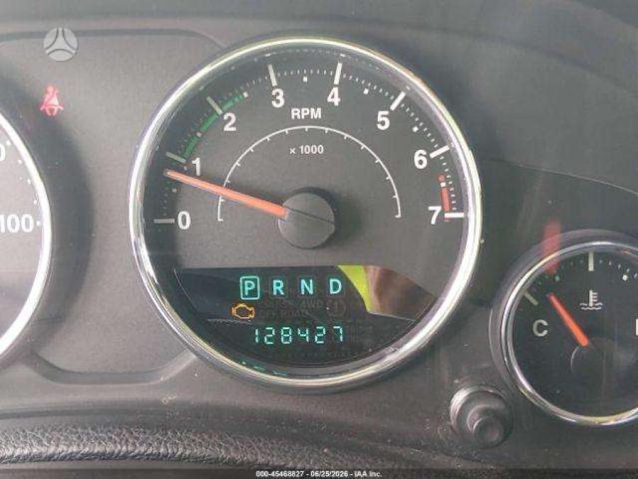 Black Jeep Wrangler 2013 in Klaipeda, with an engine capacity of 3.60 L and mileage of 206 thousand km for 13200 €, photo 16 on AUTOMOTO.COM.LV