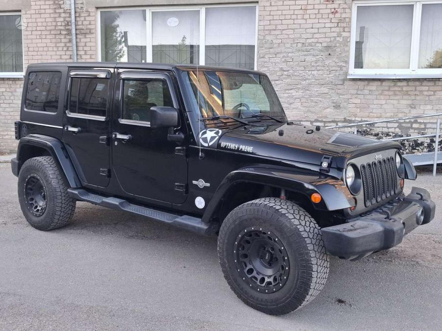 Black Jeep Wrangler 2013 in Klaipeda, with an engine capacity of 3.60 L and mileage of 206 thousand km for 12200 €, photo 4 on AUTOMOTO.COM.LV