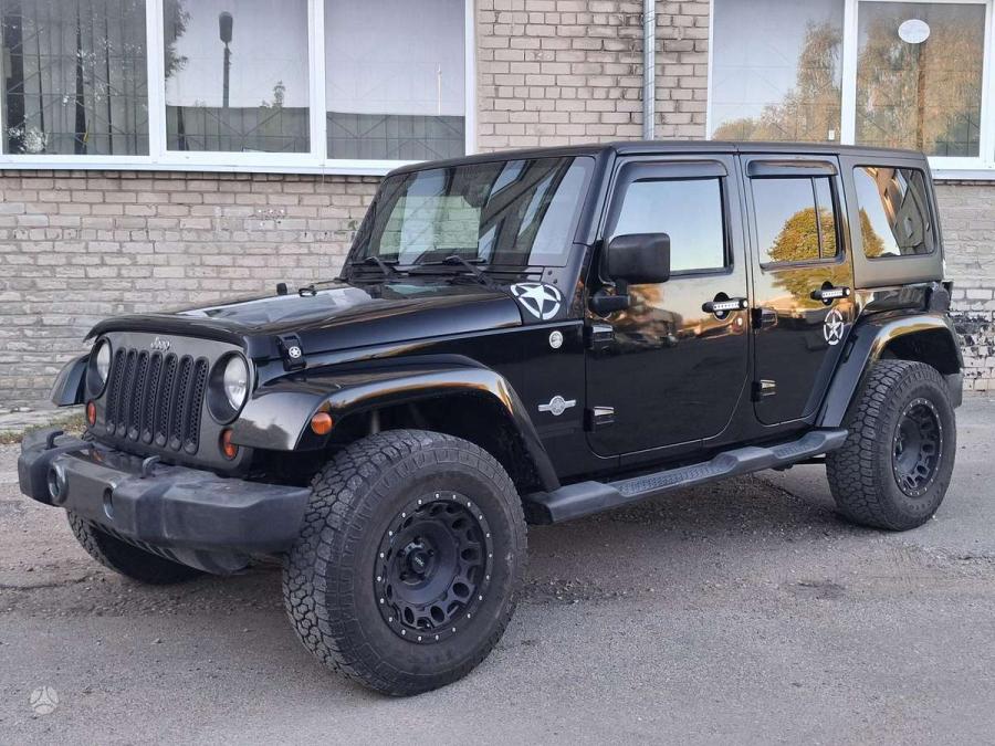 Black Jeep Wrangler 2013 in Klaipeda, with an engine capacity of 3.60 L and mileage of 206 thousand km for 12200 €, photo 5 on AUTOMOTO.COM.LV